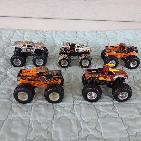 Hot Wheels | Toys | Hot Wheels Monster Jam Trucks 64 Diecast Lot Of 5 ...